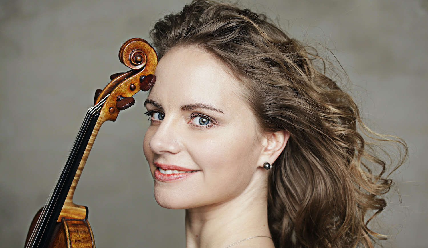 Viulisti Julia Fischer opettaa Jousiakatemian oppilaita Porvoossa 25.2. ...